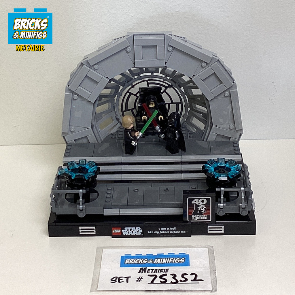 75352 Emperor's Throne Room Diorama (U) – Bricks & Minifigs Metairie