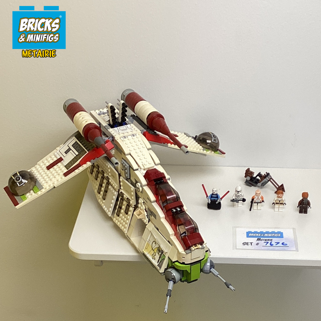 7676 Republic Attack Gunship (U1) – Bricks & Minifigs Metairie