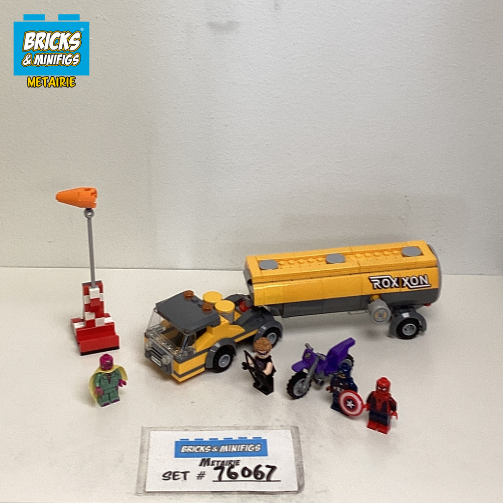 76067 Tanker Truck Takedown (U) – Bricks & Minifigs Metairie